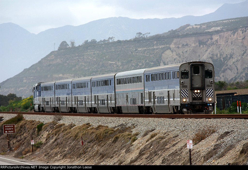#784 waits on northbound #769